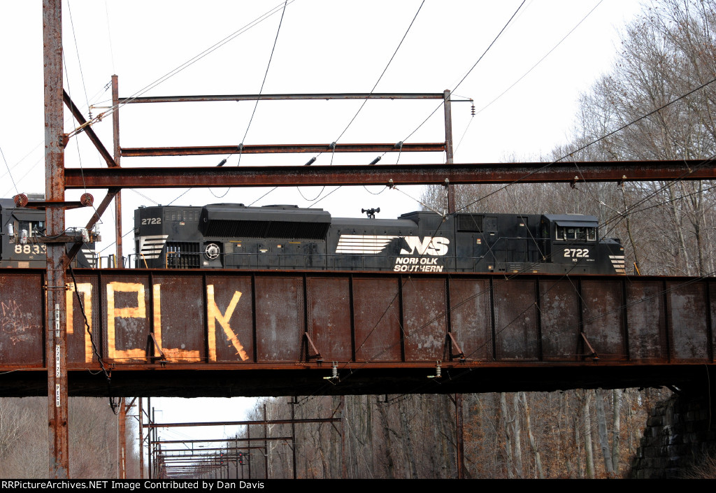 NS SD70M-2 2722 leads 14G